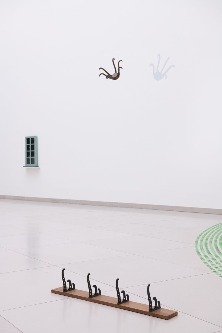 Expositie MMK Frankfurt: nieuw perspectief op humoristische erfenis ...