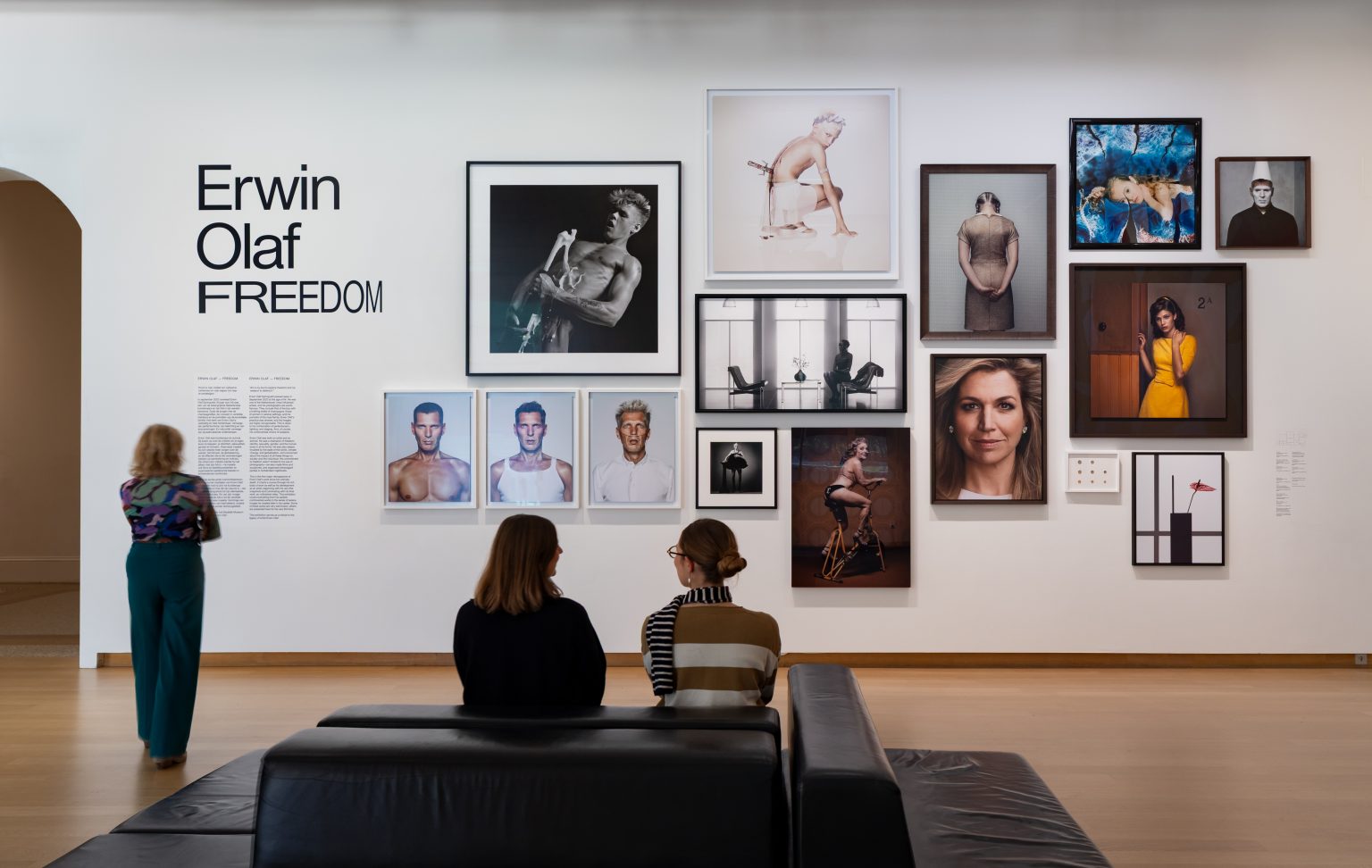 Erwin Olaf in Stedelijk Museum: kunstenaar en activist op eenzame ...